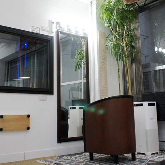 東京・中野の白ホリ撮影スタジオ - CYK Studios(サイクスタジオ)